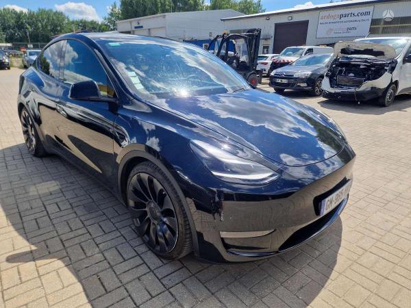 Melns Tesla Model Y 2023 Kauņa, ar dzinēja tilpumu 0.00 L un nobraukumu 305 tūkst. km par 21000 €, foto 1 vietnē AUTOMOTO.COM.LV