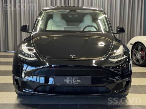 Black Tesla Model Y 2023 in Riga, with an engine capacity of 0.00 L and mileage of 60 thousand km for 35990 €, photo 2 on AUTOMOTO.COM.LV