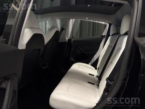 Black Tesla Model Y 2023 in Riga, with an engine capacity of 0.00 L and mileage of 60 thousand km for 35990 €, photo 25 on AUTOMOTO.COM.LV