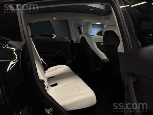 Black Tesla Model Y 2023 in Riga, with an engine capacity of 0.00 L and mileage of 60 thousand km for 35990 €, photo 27 on AUTOMOTO.COM.LV