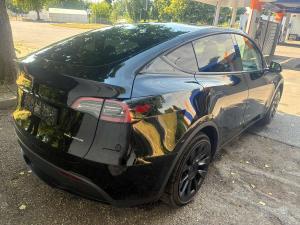 Melns Tesla Model Y 2023 Viļņa, ar dzinēja tilpumu 0.00 L un nobraukumu 72 tūkst. km par 32500 €, foto 4 vietnē AUTOMOTO.COM.LV