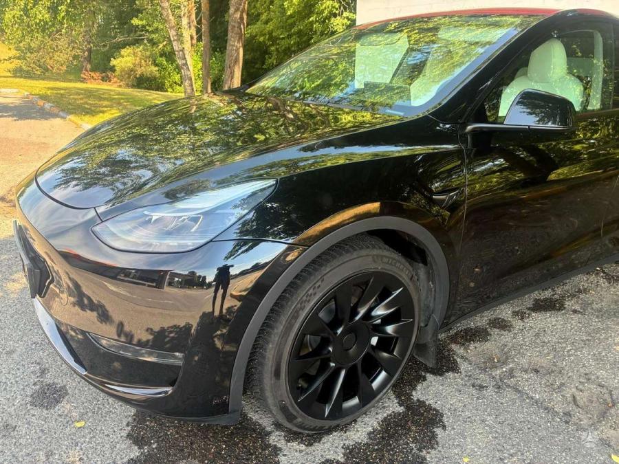 Melns Tesla Model Y 2023 Viļņa, ar dzinēja tilpumu 0.00 L un nobraukumu 72 tūkst. km par 32500 €, foto 8 vietnē AUTOMOTO.COM.LV