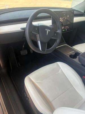 Melns Tesla Model Y 2023 Viļņa, ar dzinēja tilpumu 0.00 L un nobraukumu 72 tūkst. km par 32500 €, foto 10 vietnē AUTOMOTO.COM.LV
