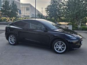 Melns Tesla Model Y 2023 Viļņa, ar dzinēja tilpumu 0.00 L un nobraukumu 60 tūkst. km par 25860 €, foto 6 vietnē AUTOMOTO.COM.LV