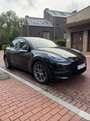 Melns Tesla Model Y 2023 Viļņa, ar dzinēja tilpumu 0.00 L un nobraukumu 100 tūkst. km par 29000 €, foto  vietnē AUTOMOTO.COM.LV