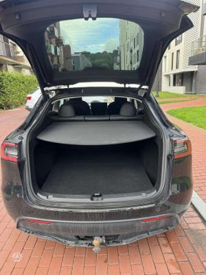 Melns Tesla Model Y 2023 Viļņa, ar dzinēja tilpumu 0.00 L un nobraukumu 100 tūkst. km par 29000 €, foto 8 vietnē AUTOMOTO.COM.LV