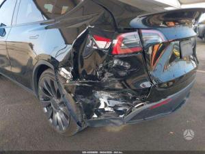 Melns Tesla Model Y 2023 Klaipėda, ar dzinēja tilpumu 0.00 L un nobraukumu 49 tūkst. km par 23100 €, foto 7 vietnē AUTOMOTO.COM.LV