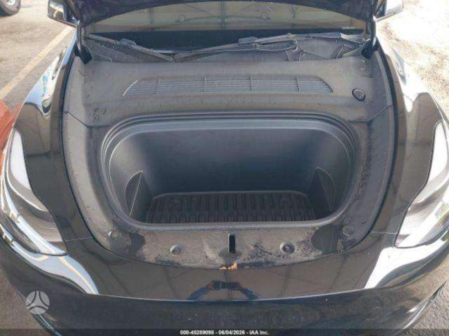 Melns Tesla Model Y 2023 Klaipėda, ar dzinēja tilpumu 0.00 L un nobraukumu 49 tūkst. km par 23100 €, foto 12 vietnē AUTOMOTO.COM.LV