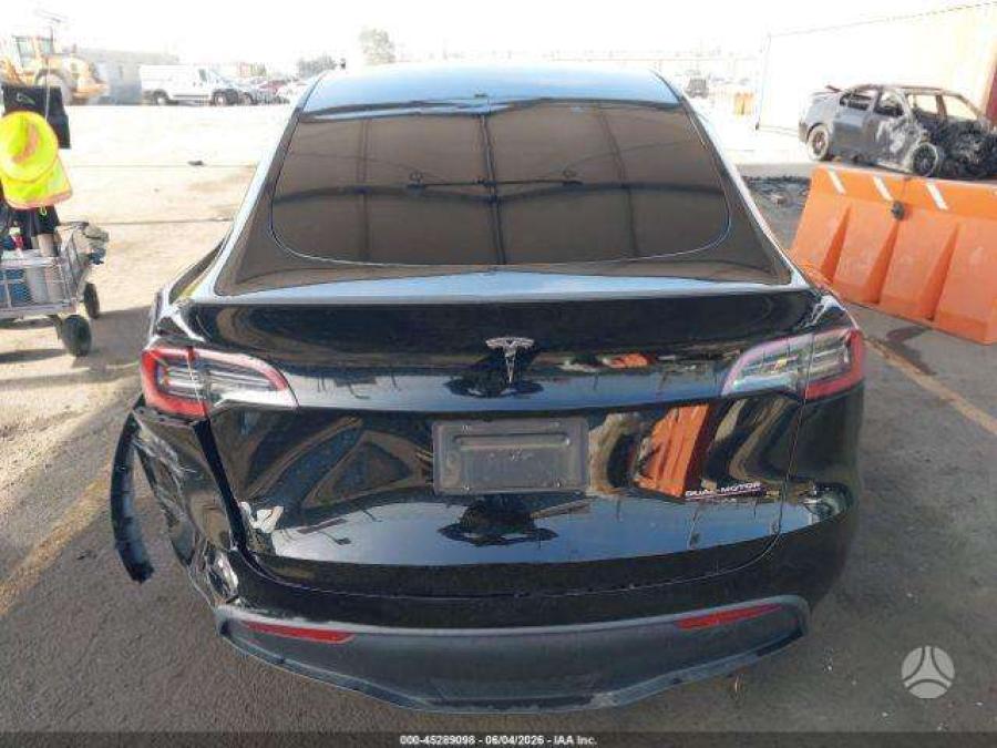 Melns Tesla Model Y 2023 Klaipėda, ar dzinēja tilpumu 0.00 L un nobraukumu 49 tūkst. km par 23100 €, foto 13 vietnē AUTOMOTO.COM.LV