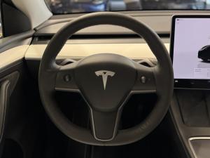Черный Тесла Модель Y 2023 в Рига, объемом двигателя 0.00 л и пробегом 60 тыс. км за 35990 €, фото 14 на AUTOMOTO.COM.LV