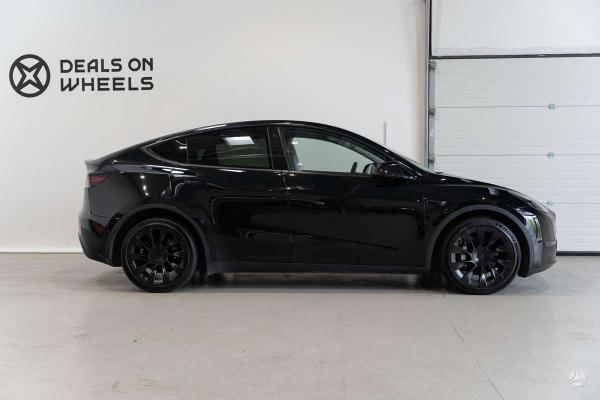 Melns Tesla Model Y 2023 Viļņa, ar dzinēja tilpumu 0.00 L un nobraukumu 128 tūkst. km par 32900 €, foto 3 vietnē AUTOMOTO.COM.LV