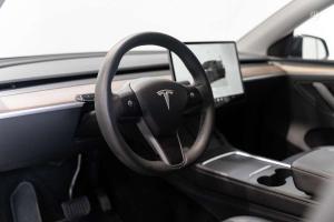 Melns Tesla Model Y 2023 Viļņa, ar dzinēja tilpumu 0.00 L un nobraukumu 128 tūkst. km par 32900 €, foto 10 vietnē AUTOMOTO.COM.LV