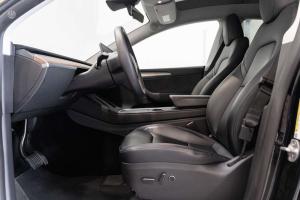 Melns Tesla Model Y 2023 Viļņa, ar dzinēja tilpumu 0.00 L un nobraukumu 128 tūkst. km par 32900 €, foto 11 vietnē AUTOMOTO.COM.LV