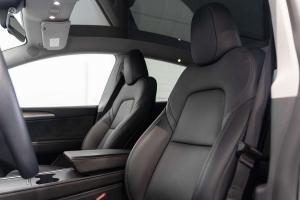 Melns Tesla Model Y 2023 Viļņa, ar dzinēja tilpumu 0.00 L un nobraukumu 128 tūkst. km par 32900 €, foto 12 vietnē AUTOMOTO.COM.LV