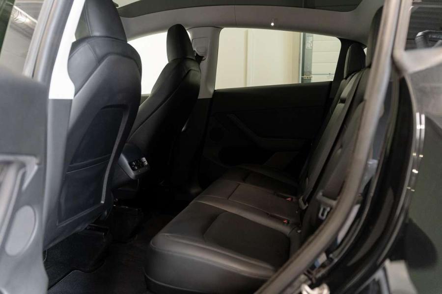 Melns Tesla Model Y 2023 Viļņa, ar dzinēja tilpumu 0.00 L un nobraukumu 128 tūkst. km par 32900 €, foto 15 vietnē AUTOMOTO.COM.LV