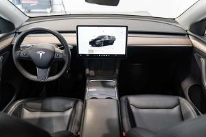 Melns Tesla Model Y 2023 Viļņa, ar dzinēja tilpumu 0.00 L un nobraukumu 128 tūkst. km par 32900 €, foto 16 vietnē AUTOMOTO.COM.LV