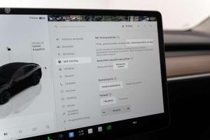 Melns Tesla Model Y 2023 Viļņa, ar dzinēja tilpumu 0.00 L un nobraukumu 128 tūkst. km par 32900 €, foto 24 vietnē AUTOMOTO.COM.LV