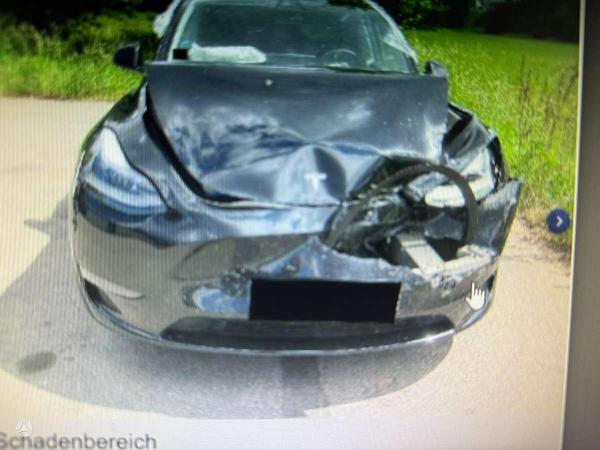 Melns Tesla Model Y 2023 Prienai, ar dzinēja tilpumu 0.00 L un nobraukumu 60 tūkst. km par 19800 €, foto 3 vietnē AUTOMOTO.COM.LV