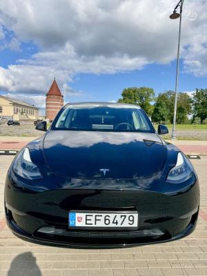 Black Tesla Model Y 2023 in Klaipeda, with an engine capacity of 0.00 L and mileage of 132 thousand km for 28700 €, photo 4 on AUTOMOTO.COM.LV