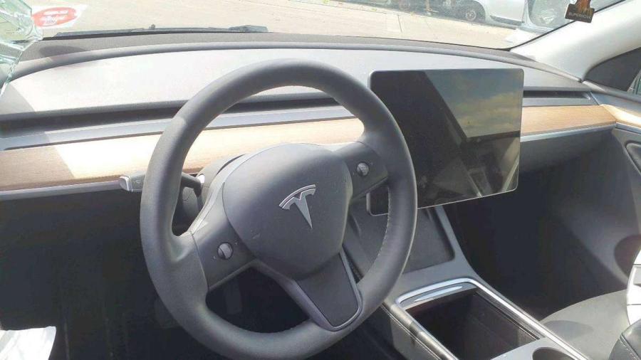 Black Tesla Model Y 2023 in Kaunas, with an engine capacity of 0.00 L and mileage of 135 thousand km for 12800 €, photo 6 on AUTOMOTO.COM.LV