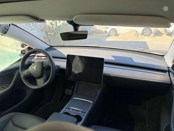 Melns Tesla Model Y 2023 Panevēža, ar dzinēja tilpumu 0.00 L un nobraukumu 63 tūkst. km par 22500 €, foto 6 vietnē AUTOMOTO.COM.LV