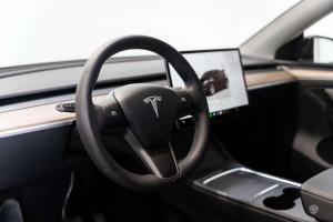 Melns Tesla Model Y 2023 Viļņa, ar dzinēja tilpumu 0.00 L un nobraukumu 104 tūkst. km par 33900 €, foto 8 vietnē AUTOMOTO.COM.LV