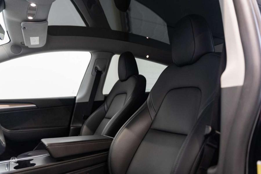 Melns Tesla Model Y 2023 Viļņa, ar dzinēja tilpumu 0.00 L un nobraukumu 104 tūkst. km par 33900 €, foto 10 vietnē AUTOMOTO.COM.LV