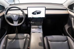Melns Tesla Model Y 2023 Viļņa, ar dzinēja tilpumu 0.00 L un nobraukumu 104 tūkst. km par 33900 €, foto 14 vietnē AUTOMOTO.COM.LV