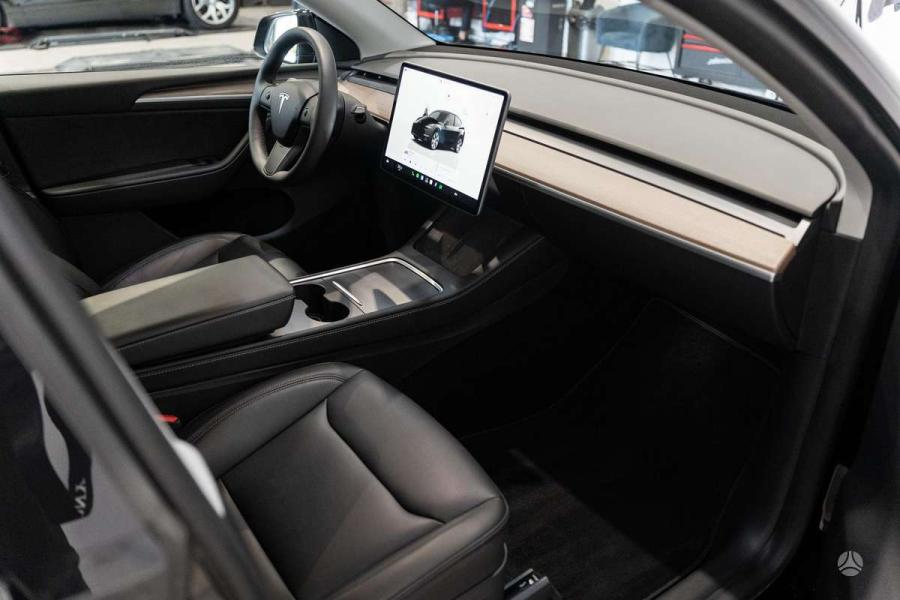 Melns Tesla Model Y 2023 Viļņa, ar dzinēja tilpumu 0.00 L un nobraukumu 104 tūkst. km par 33900 €, foto 17 vietnē AUTOMOTO.COM.LV