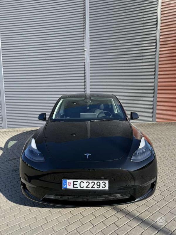 Tesla Model Y 2023 Klaipėda vietnē Melns Tesla Model Y 2023 Klaipėda, ar dzinēja tilpumu 0.00 L un nobraukumu 47 tūkst. km par 29500 €, foto 3 vietnē AUTOMOTO.COM.LV