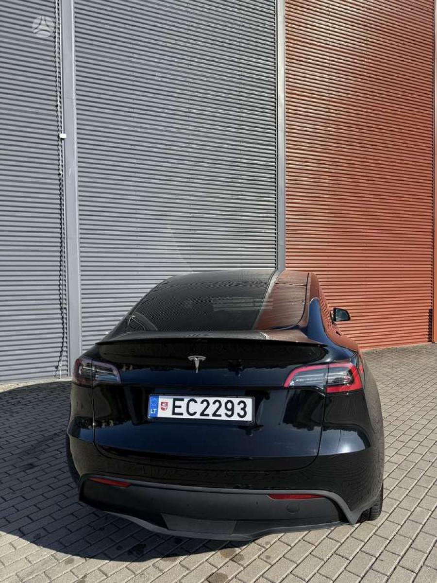 Melns Tesla Model Y 2023 Klaipėda, ar dzinēja tilpumu 0.00 L un nobraukumu 47 tūkst. km par 29500 €, foto 6 vietnē AUTOMOTO.COM.LV