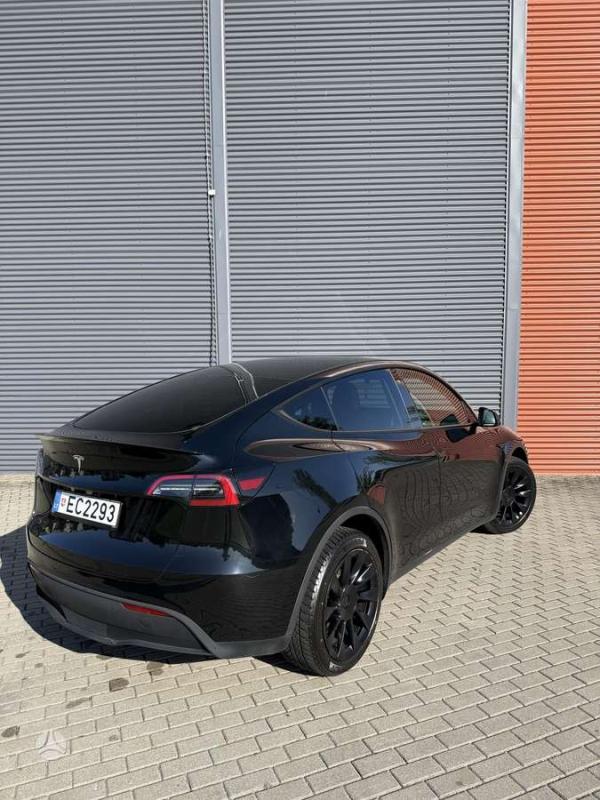 Tesla Model Y 2023 Klaipėda vietnē Melns Tesla Model Y 2023 Klaipėda, ar dzinēja tilpumu 0.00 L un nobraukumu 47 tūkst. km par 29500 €, foto 7 vietnē AUTOMOTO.COM.LV