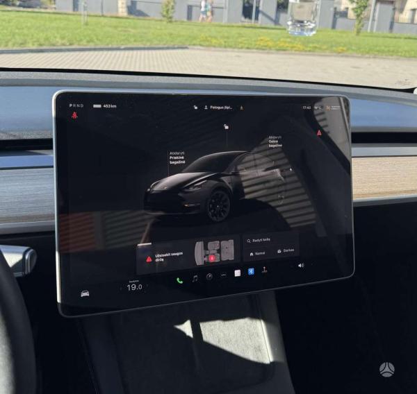Tesla Model Y 2023 Klaipėda vietnē Melns Tesla Model Y 2023 Klaipėda, ar dzinēja tilpumu 0.00 L un nobraukumu 47 tūkst. km par 29500 €, foto 9 vietnē AUTOMOTO.COM.LV