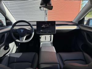 Melns Tesla Model Y 2023 Klaipėda, ar dzinēja tilpumu 0.00 L un nobraukumu 47 tūkst. km par 29500 €, foto 10 vietnē AUTOMOTO.COM.LV