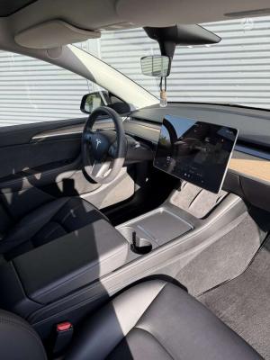 Melns Tesla Model Y 2023 Klaipėda, ar dzinēja tilpumu 0.00 L un nobraukumu 47 tūkst. km par 29500 €, foto 11 vietnē AUTOMOTO.COM.LV