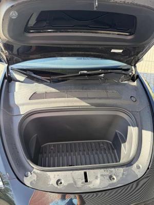 Melns Tesla Model Y 2023 Klaipėda, ar dzinēja tilpumu 0.00 L un nobraukumu 47 tūkst. km par 29500 €, foto 13 vietnē AUTOMOTO.COM.LV