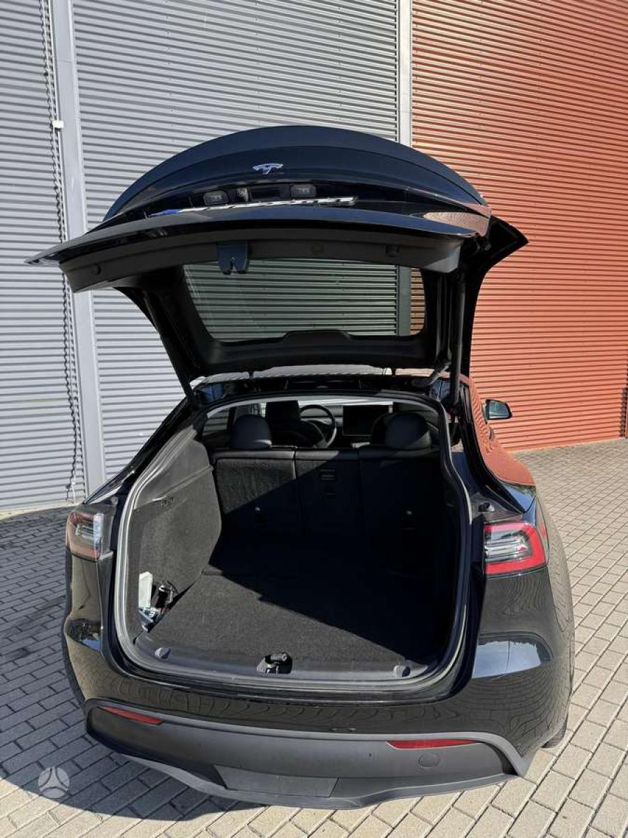 Melns Tesla Model Y 2023 Klaipėda, ar dzinēja tilpumu 0.00 L un nobraukumu 47 tūkst. km par 29500 €, foto 14 vietnē AUTOMOTO.COM.LV