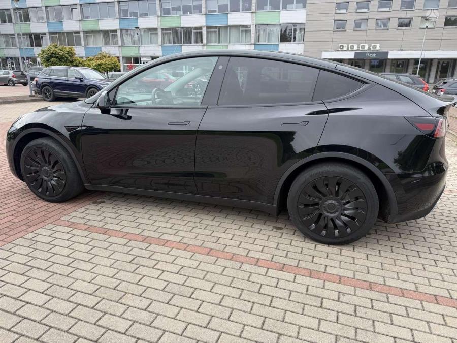 Melns Tesla Model Y 2023 Viļņa, ar dzinēja tilpumu 0.00 L un nobraukumu 61 tūkst. km par 31990 €, foto 9 vietnē AUTOMOTO.COM.LV