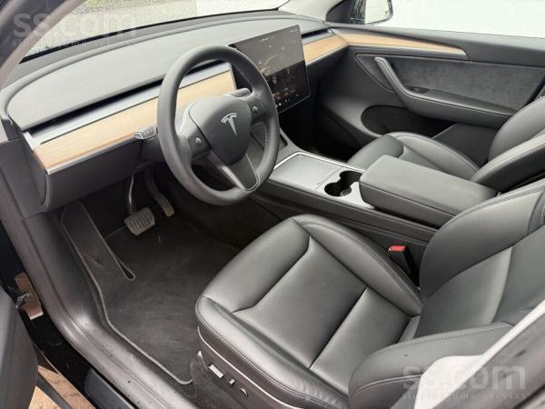 Melns Tesla Model Y 2023 Rīga, ar dzinēja tilpumu 0.00 L un nobraukumu 54 tūkst. km par 38500 €, foto 6 vietnē AUTOMOTO.COM.LV