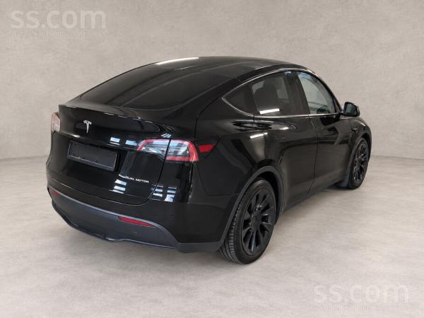 Melns Tesla Model Y 2023 Tukums, ar dzinēja tilpumu 0.00 L un nobraukumu 94 tūkst. km par 36880 €, foto 3 vietnē AUTOMOTO.COM.LV