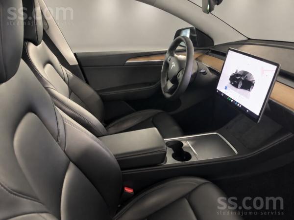 Melns Tesla Model Y 2023 Tukums, ar dzinēja tilpumu 0.00 L un nobraukumu 94 tūkst. km par 36880 €, foto 4 vietnē AUTOMOTO.COM.LV