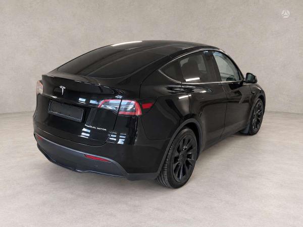 Melns Tesla Model Y 2023 Tukums, ar dzinēja tilpumu 0.00 L un nobraukumu 94 tūkst. km par 36880 €, foto 3 vietnē AUTOMOTO.COM.LV
