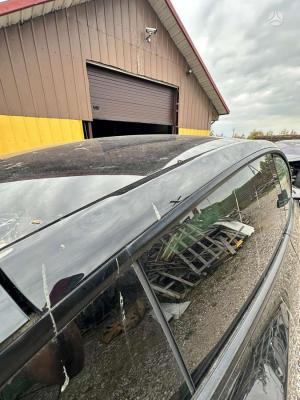 Melns Tesla Model Y 2023 Klaipėda, ar dzinēja tilpumu 0.00 L un nobraukumu 32 tūkst. km par 14900 €, foto 18 vietnē AUTOMOTO.COM.LV