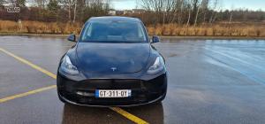 Black Tesla Model Y 2024 in Vilnius, with an engine capacity of 0.00 L and mileage of 25 thousand km for 28500 €, photo 8 on AUTOMOTO.COM.LV