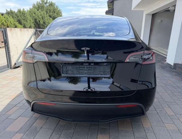 Black Tesla Model Y 2024 in Kaunas, with an engine capacity of 0.00 L and mileage of 16 thousand km for 37250 €, photo 9 on AUTOMOTO.COM.LV