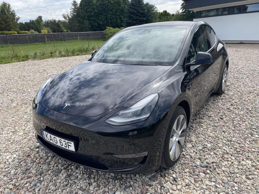 Black Tesla Model Y 2024 in Vilnius, with an engine capacity of 0.00 L and mileage of 195 thousand km for 25900 €, photo 13 on AUTOMOTO.COM.LV