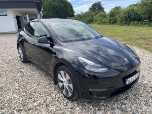 Black Tesla Model Y 2024 in Vilnius, with an engine capacity of 0.00 L and mileage of 195 thousand km for 25900 €, photo 16 on AUTOMOTO.COM.LV