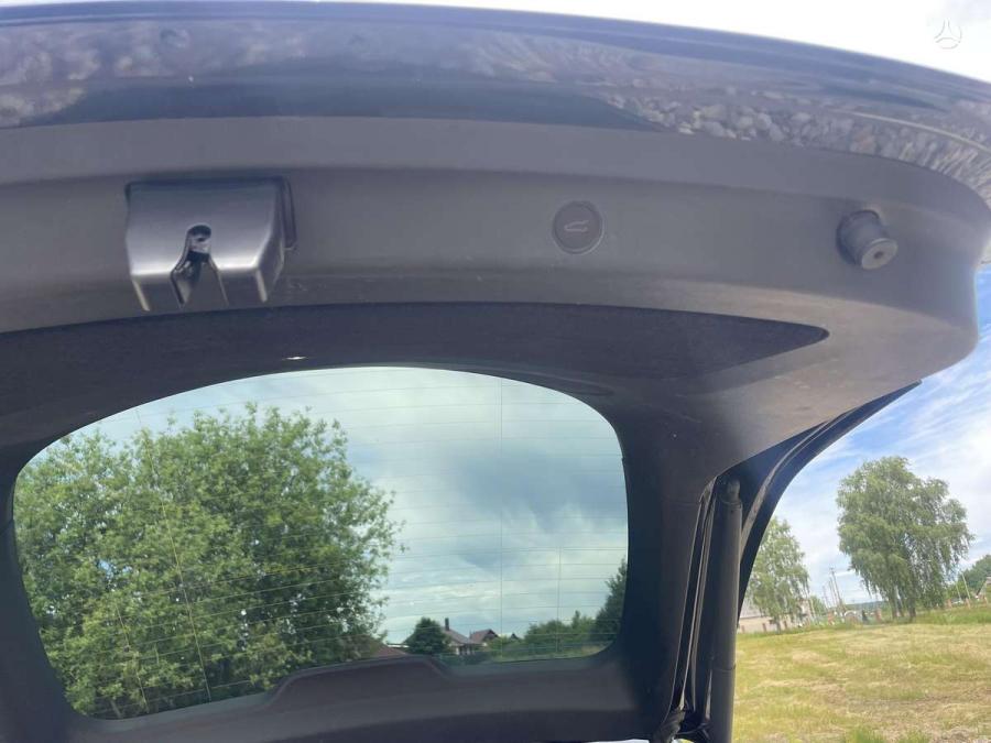 Black Tesla Model Y 2024 in Vilnius, with an engine capacity of 0.00 L and mileage of 195 thousand km for 25900 €, photo 28 on AUTOMOTO.COM.LV