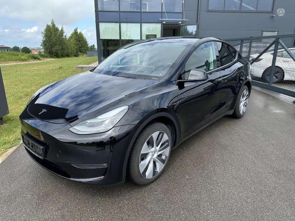 Black Tesla Model Y 2024 in Vilnius, with an engine capacity of 0.00 L and mileage of 57 thousand km for 35850 €, photo 6 on AUTOMOTO.COM.LV