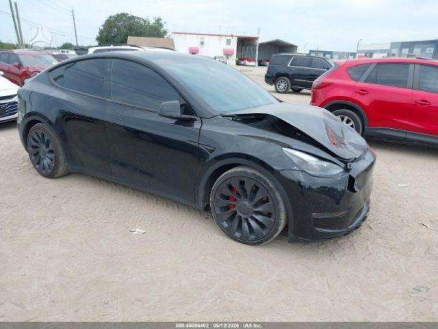 Black Tesla Model Y 2024 in Klaipeda, with an engine capacity of 0.00 L and mileage of 80 thousand km for 21100 €, photo 1 on AUTOMOTO.COM.LV